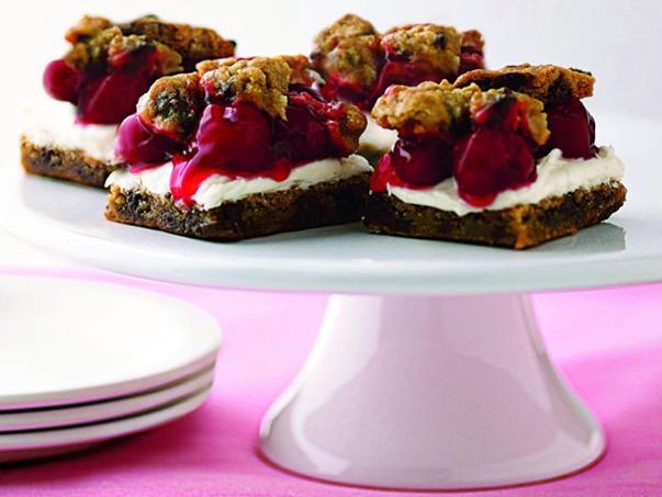 Cherry Chocolate Chip Bars - Musselman's